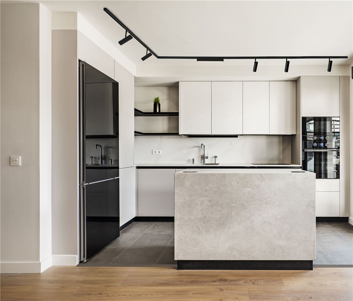 ANTIDARK Designline Linear Dots L: 33 - Schwarz